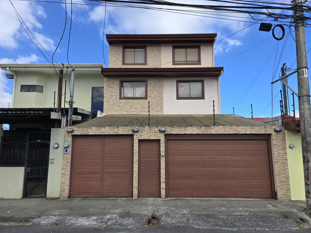 Se vende casa, Mata de Plátano, Goicoechea - Hābita CR